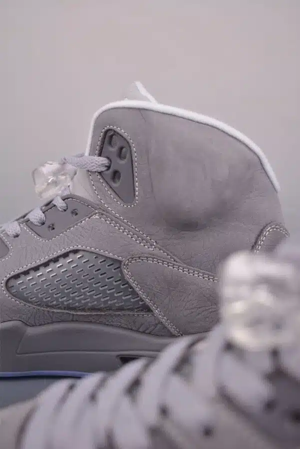RÉPLICA JORDAN 5 RETRO 'WOLF GREY' 2026 - Zapatillas Réplica